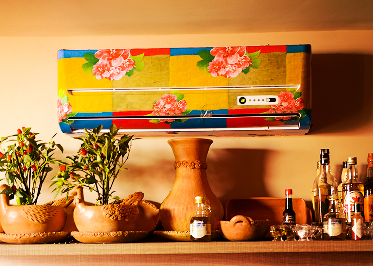 Ar condicionado decorado com adesivos - Blog NovoMundo.com