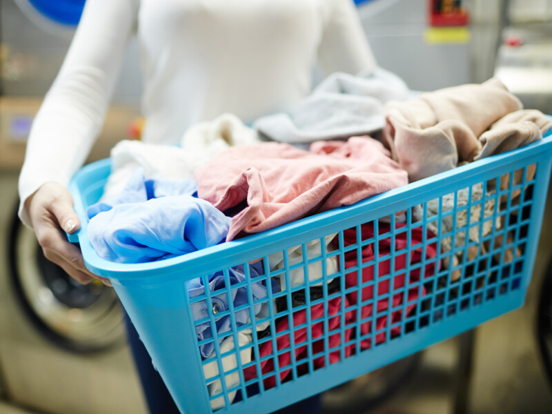 Aprenda a organizar suas roupas para lavar - Blog NovoMundo.com